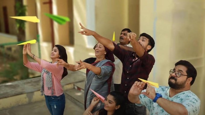 Paper Rocket Web Series 2022 Release Date Review Cast Trailer