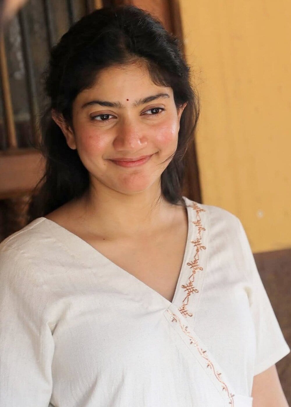 Mere Raho Movie | Review, Cast, Trailer - Gadgets 360